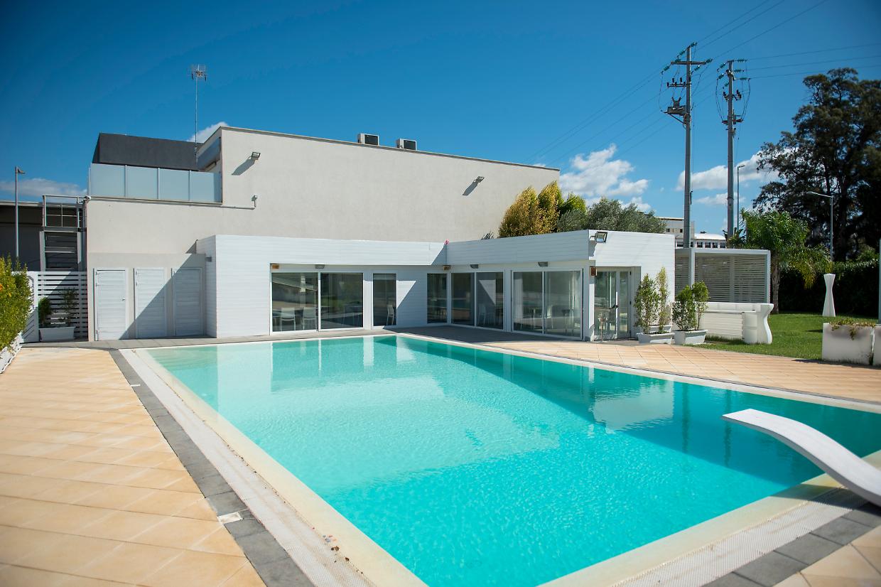 A Vittoria l'azienda dei sogni di Gianni Polizzi: bar, ristorante ...