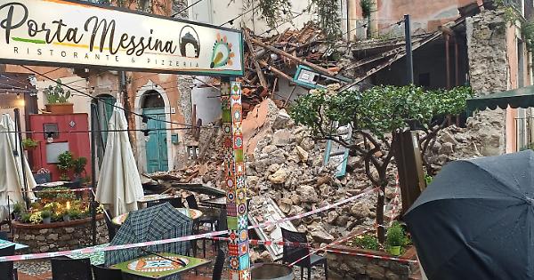 Paura a Taormina, crolla un'abitazione in via San Pancrazio: era ...