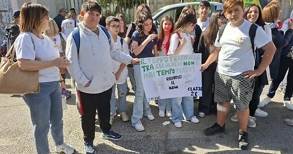 A Caltanissetta uno dei pochi polmoni verdi con i cancelli chiusi: in ...