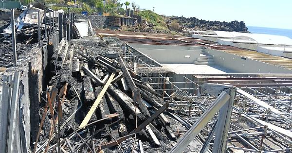 Mandano in fumo il solarium del lido Esagono: il rogo appiccato da ...