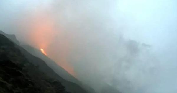 Stromboli: colata lavica dalla bocca nord nella Sciara del Fuoco - La ...