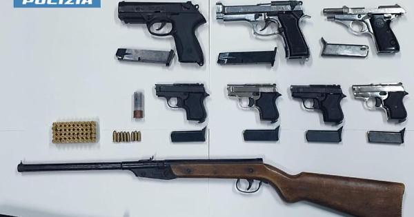 Scoperto mini arsenale: sette pistole sequestrate a un 20enne - La Sicilia