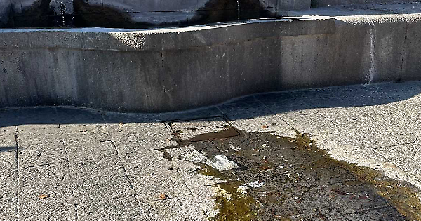 Allarme spreco a Cibali: la fontana di Piazza Bonadies perde acqua da ...