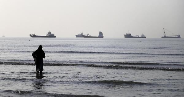 Il Golfo torna a bruciare: scontro diretto tra Washington e Teheran ...