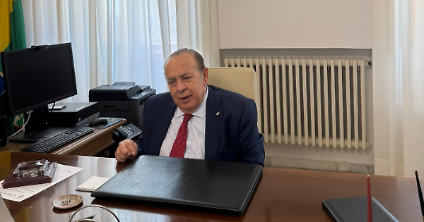 Crisafulli colpisce con il primo atto, aumenti record per i compensi e ...