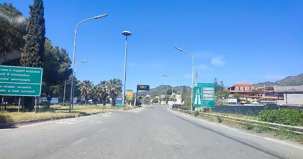 Disagi in vista per il traffico tra Taormina e Giardini Naxos: svincolo ...