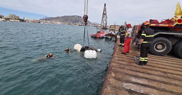 Ritrovato il corpo di Vito Croce: era nella sua Lancia Musa nelle acque ...