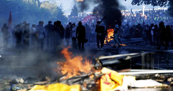 Ginevra, il corteo e la faglia del G7: ventimila in piazza, lacrimogeni ...