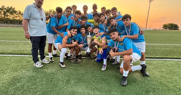 Doppio trionfo della Rari Nantes: titoli provinciali Under 15 e 17 al ...