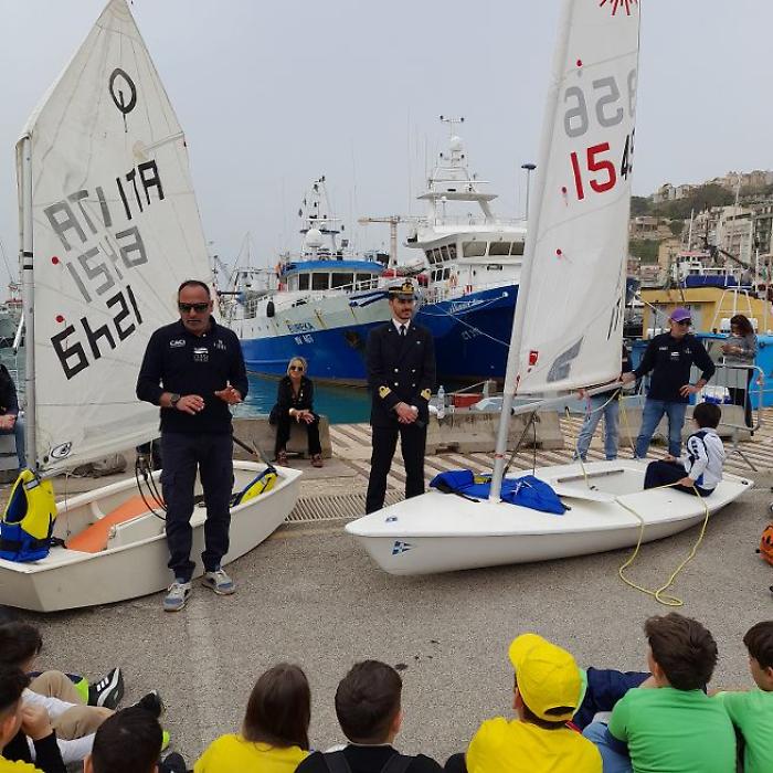 Licata celebra il mare: oltre 500 studenti "all’ombra del faro" con la ...