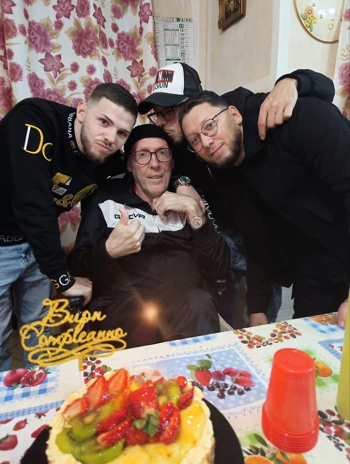 Mercatino allo Zen "vietato" per i funerali, i familiari di Barone ...