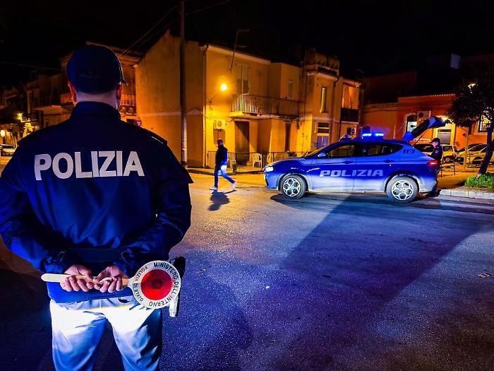 Cocaina nascosta nel calzino, arrestata 37enne: in auto trasportava 100 ...